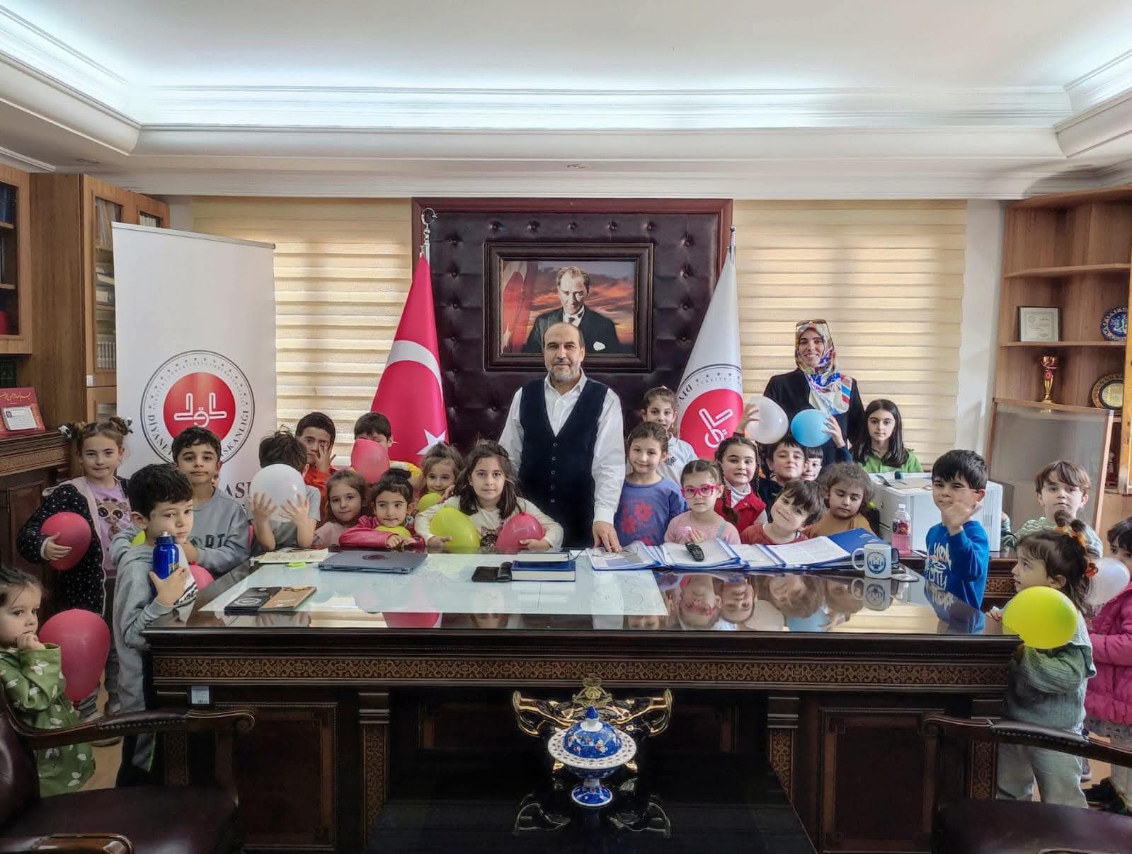 Melahat Bilici'li öğrenciler Müftü Taner'i ziyaret etti - Aydın Ses ...